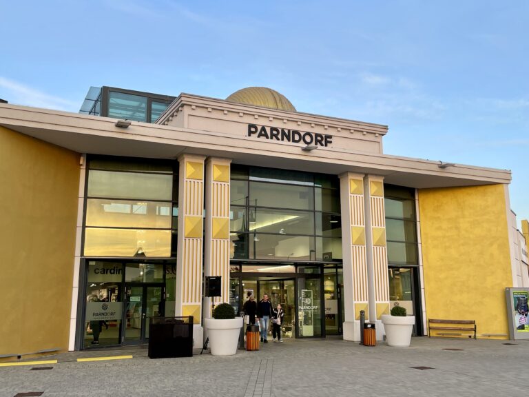 Designer Outlet & Fashion Outlet Parndorf / Ausztria - Mihály Gábor ...